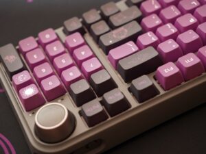 コレかわいい！テンキー付きなのにコンパクトな無線メカニカルキーボード【Epomaker TH96 レビュー】 | ガジェ活