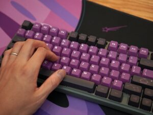 コレかわいい！テンキー付きなのにコンパクトな無線メカニカルキーボード【Epomaker TH96 レビュー】 | ガジェ活